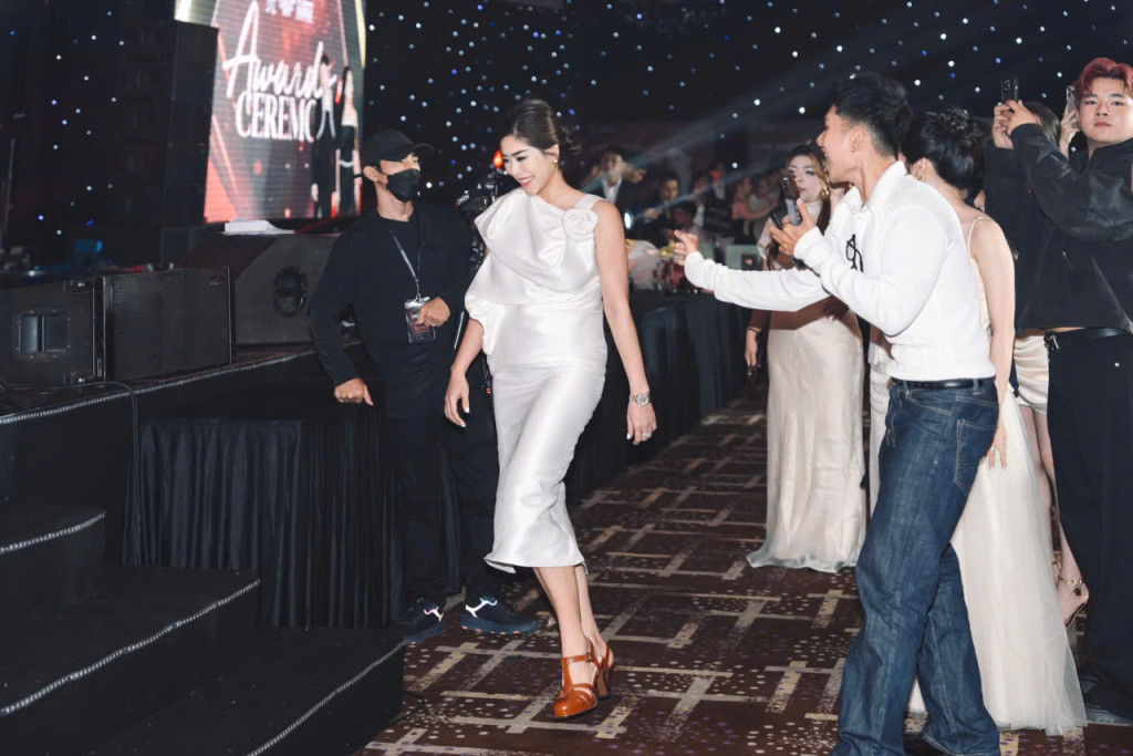 Master Jude PhucNguyen xuất sắc đoạt giải Tài Năng hạng mục Design Lips ...